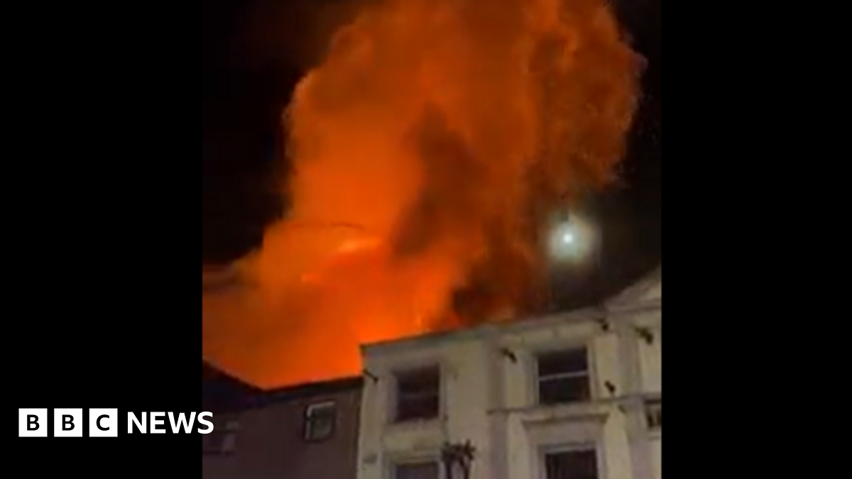 Preston fire crews tackle blaze at derelict city-centre building - BBC News
