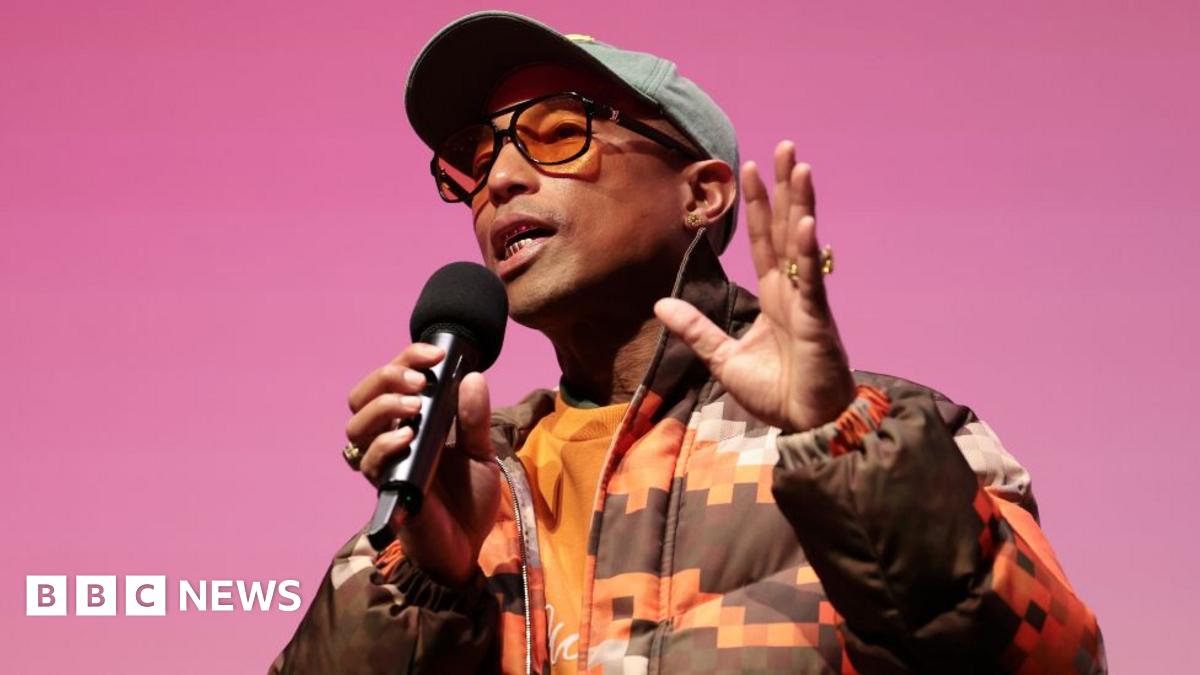 Pharrell Williams premiere in London disrupted by animal rights protesters - BBC News