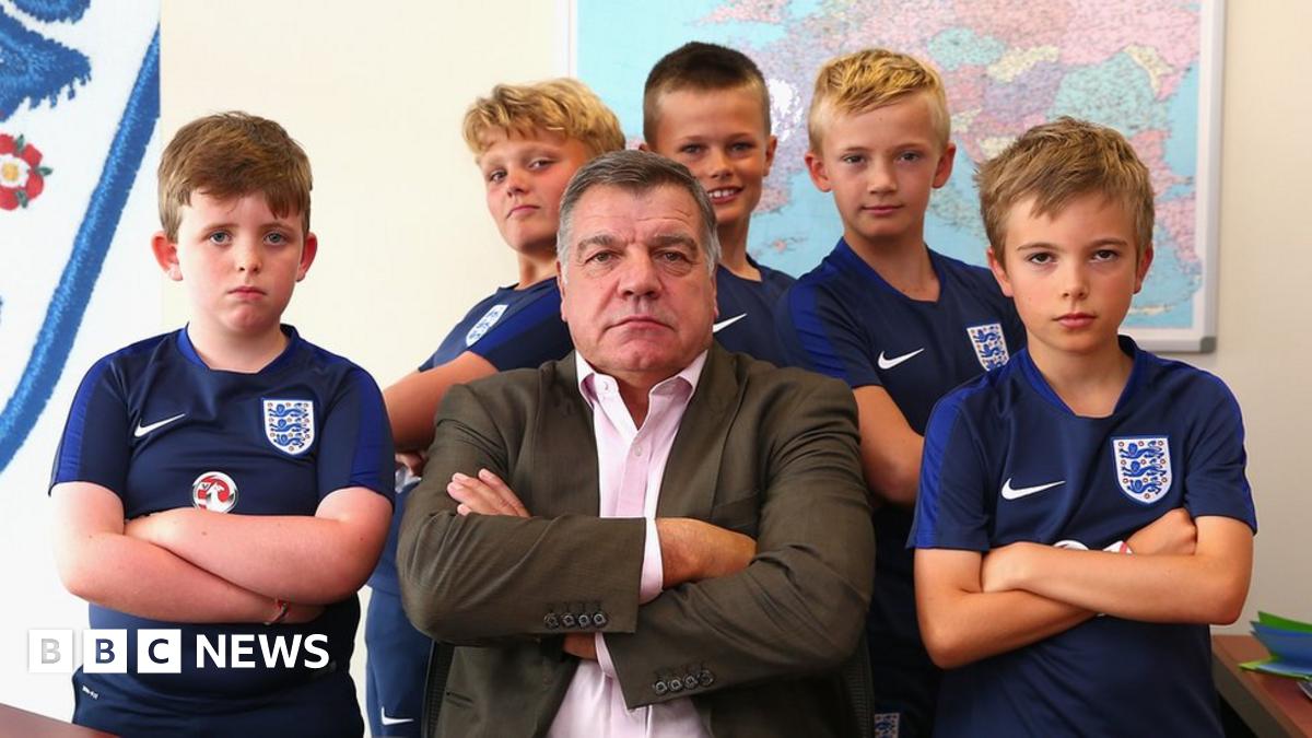 Boys rejected for England football coach job meet Allardyce - BBC News