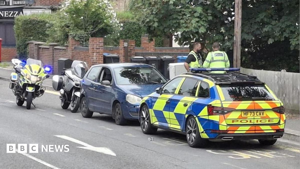 Bournemouth: Police catch dozens of drivers breaking road rules - BBC News