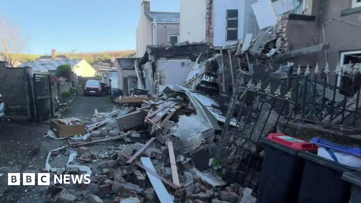 Whitehaven explosion homes 'could be demolished' - BBC News