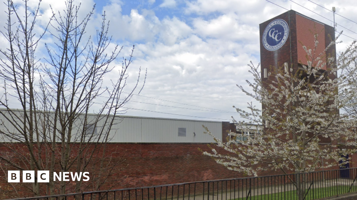 Ceiling collapse sparks school closures in North Tyneside - BBC News