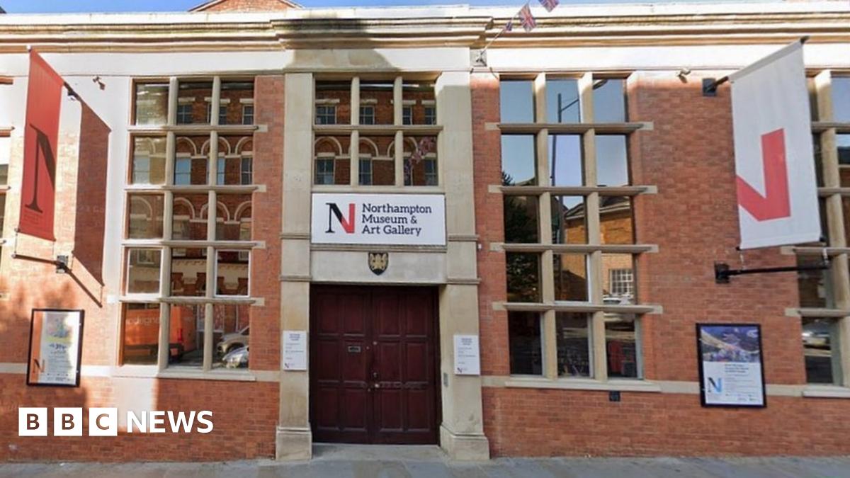 Jobs to go at Northampton Museum and Art Gallery - BBC News