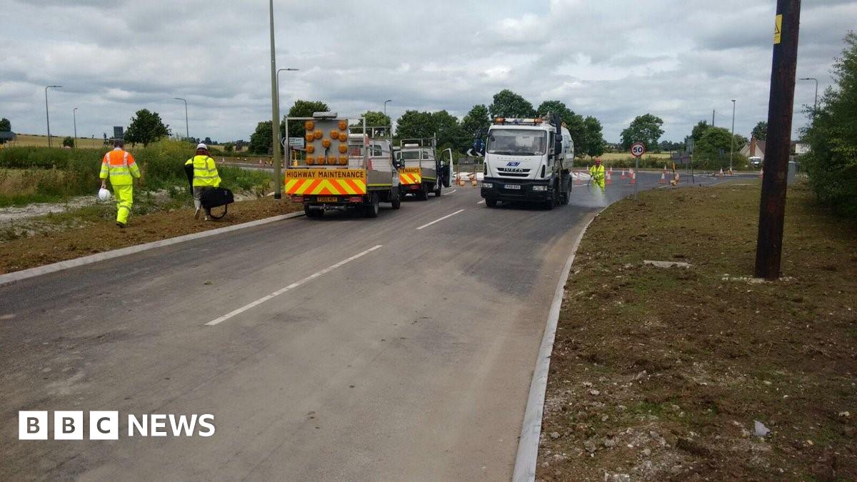 Hagbourne Hill road reopens following £6m revamp - BBC News