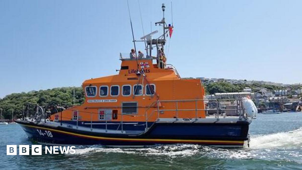 Fowey RNLI to bid farewell to lifesaving lifeboat after 29 years - BBC News