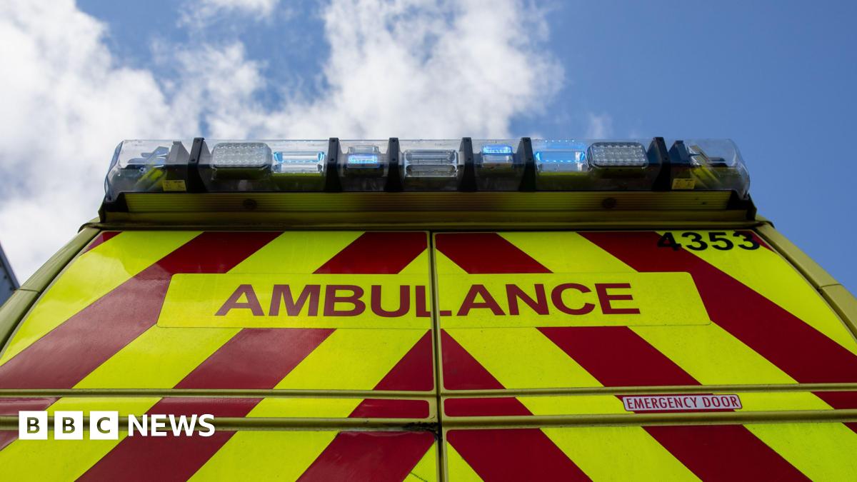 Eston crash leaves teen motorbike passenger seriously hurt - BBC News
