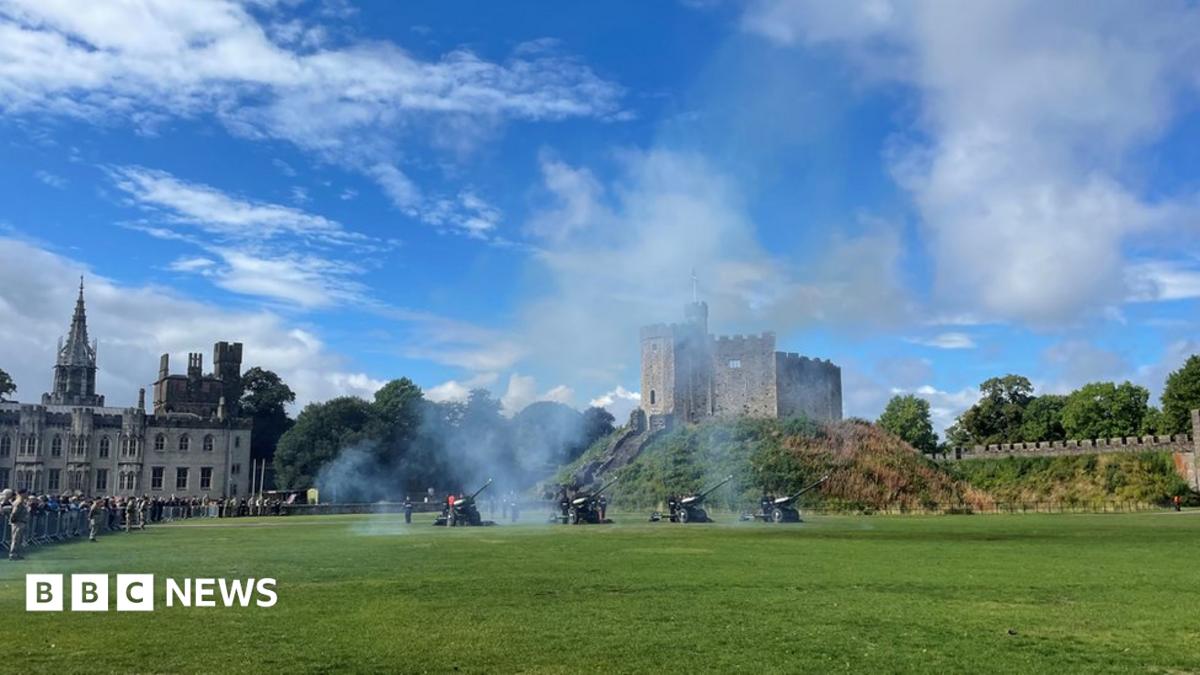 Queen Elizabeth II: Gun salute tribute in Cardiff - BBC News