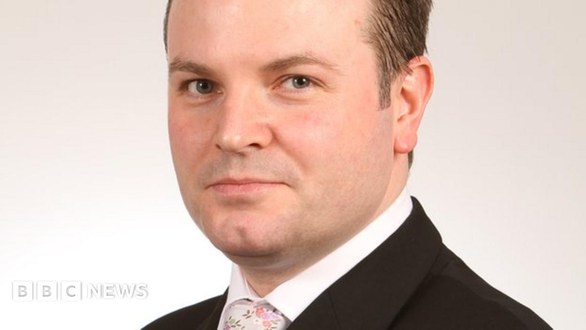 Copeland's Jamie Reed resigns after Corbyn victory - BBC News