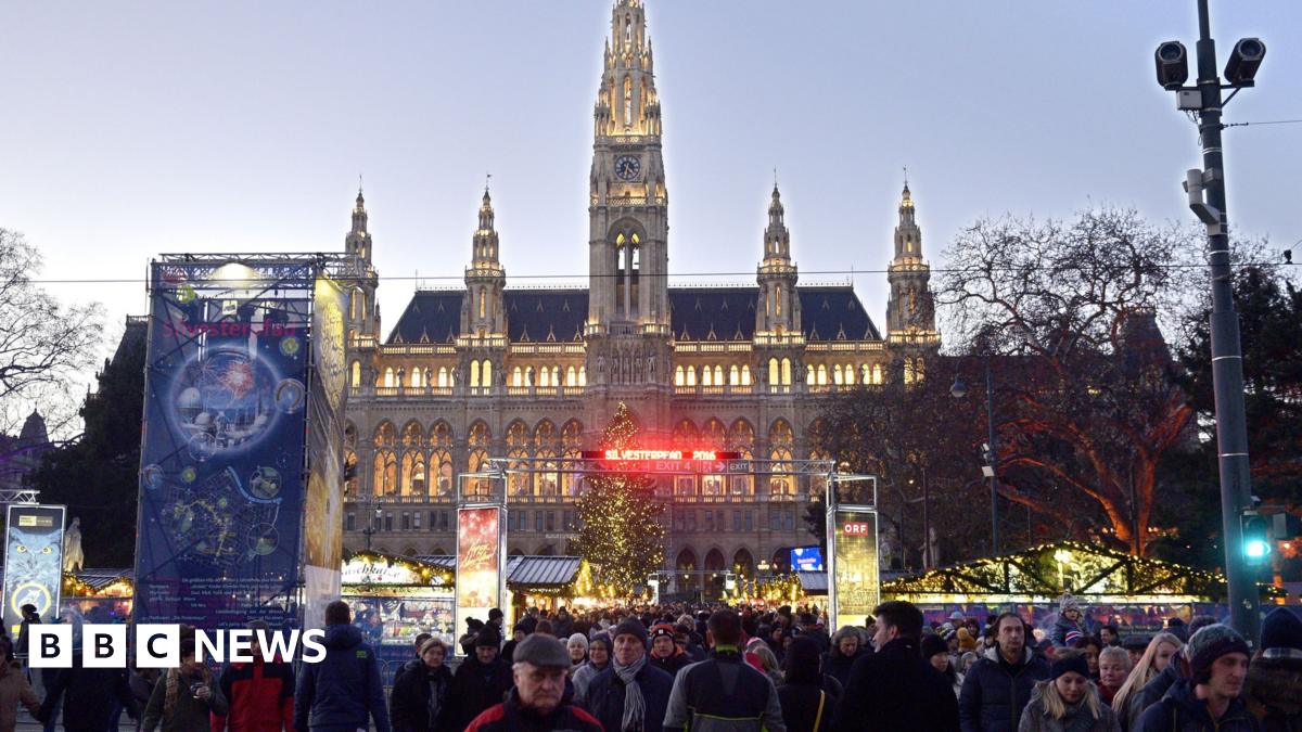 Austria arrest 'foils terror attack' in Vienna - BBC News
