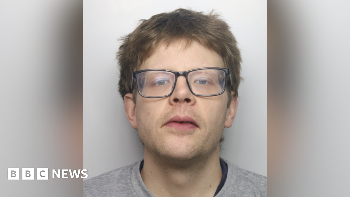 Thief who stole £12k of fragrances from Maidenhead Boots jailed - BBC News