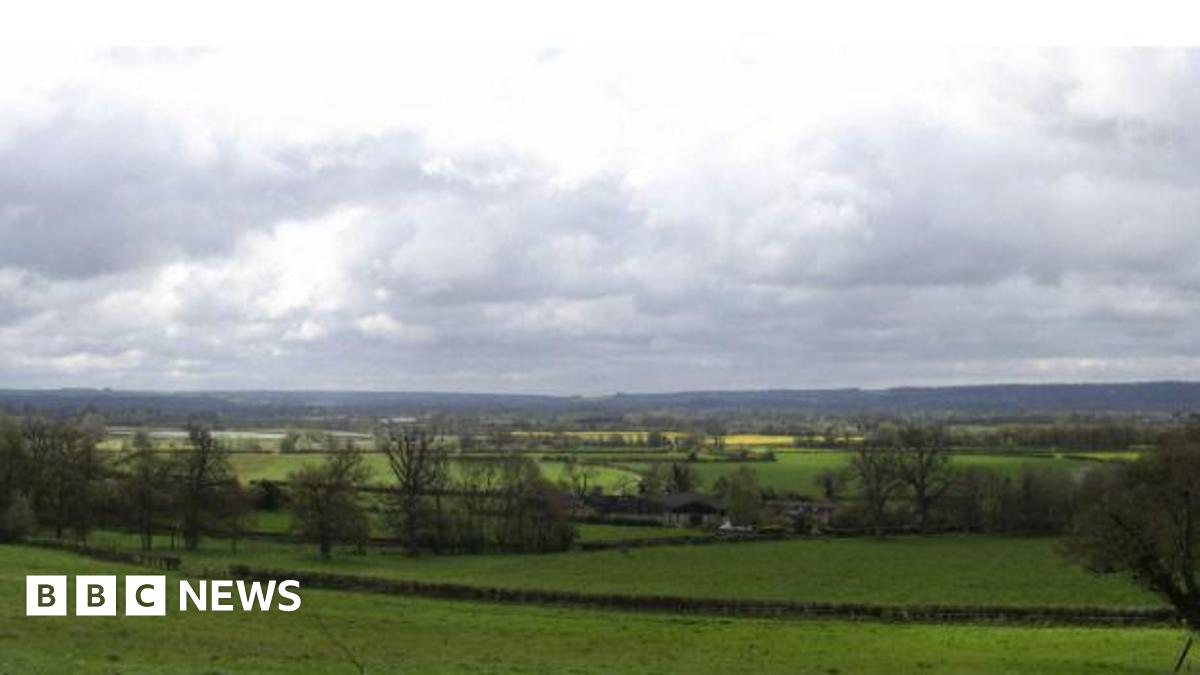 Solar farm near Devizes could be the 'size of 40 football pitches ...