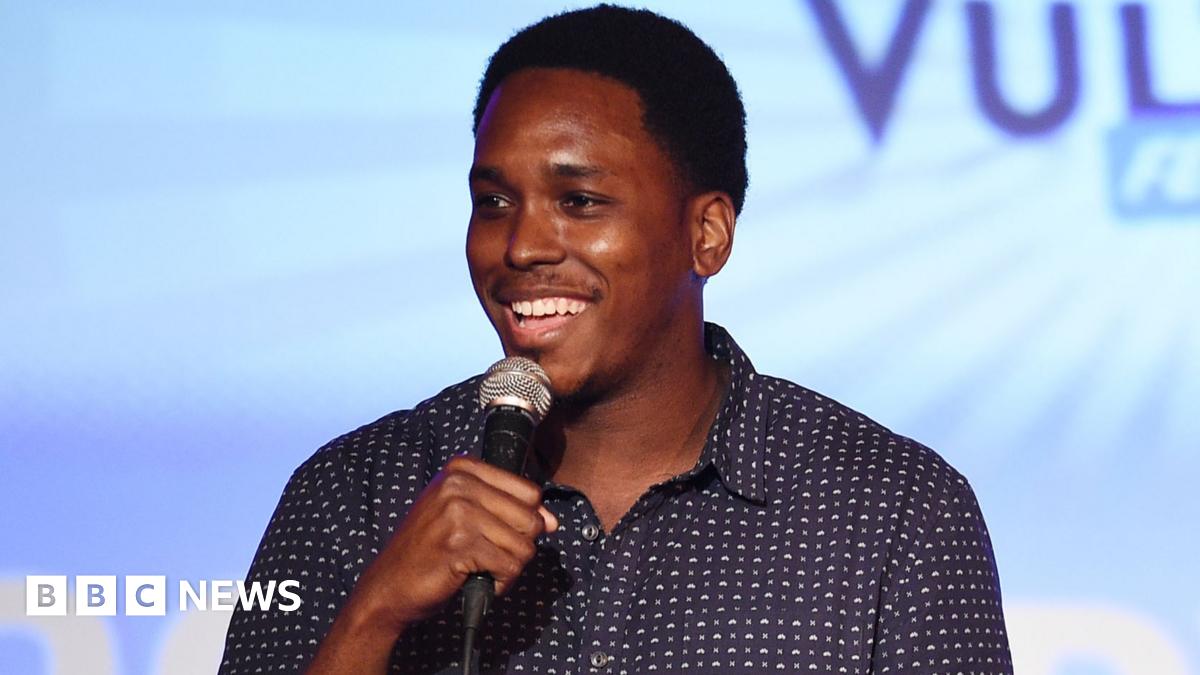 Kevin Barnett: Sitcom writer and stand-up comedian dies aged 32 - BBC News