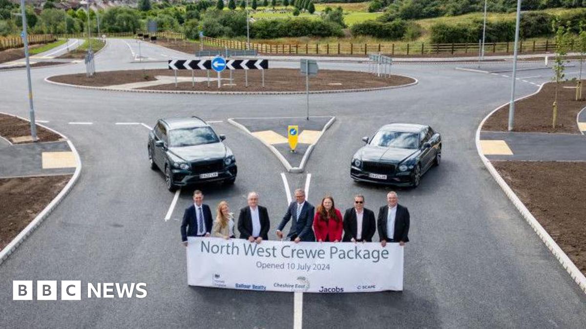 Crewe: Work ends on £51m roadworks scheme after two years - BBC News