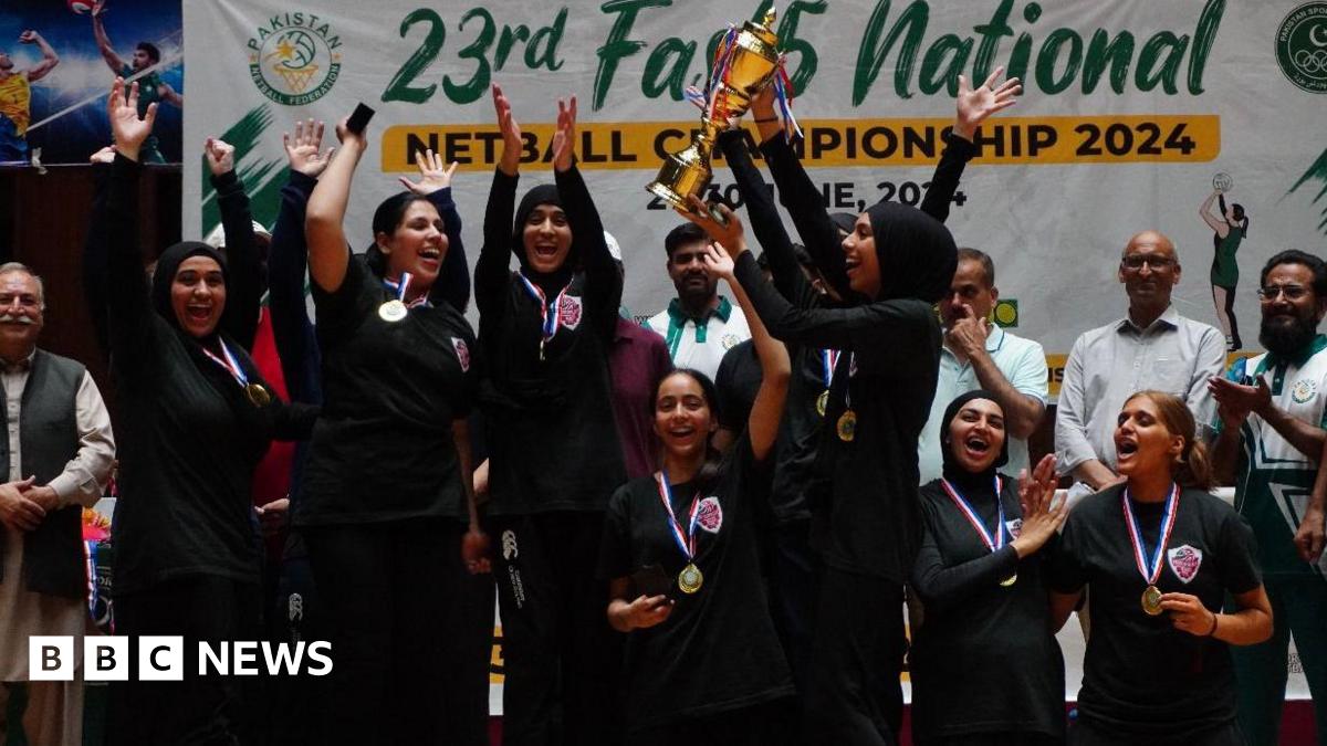 Maidenhead netball team wins Pakistan National Championships - BBC News