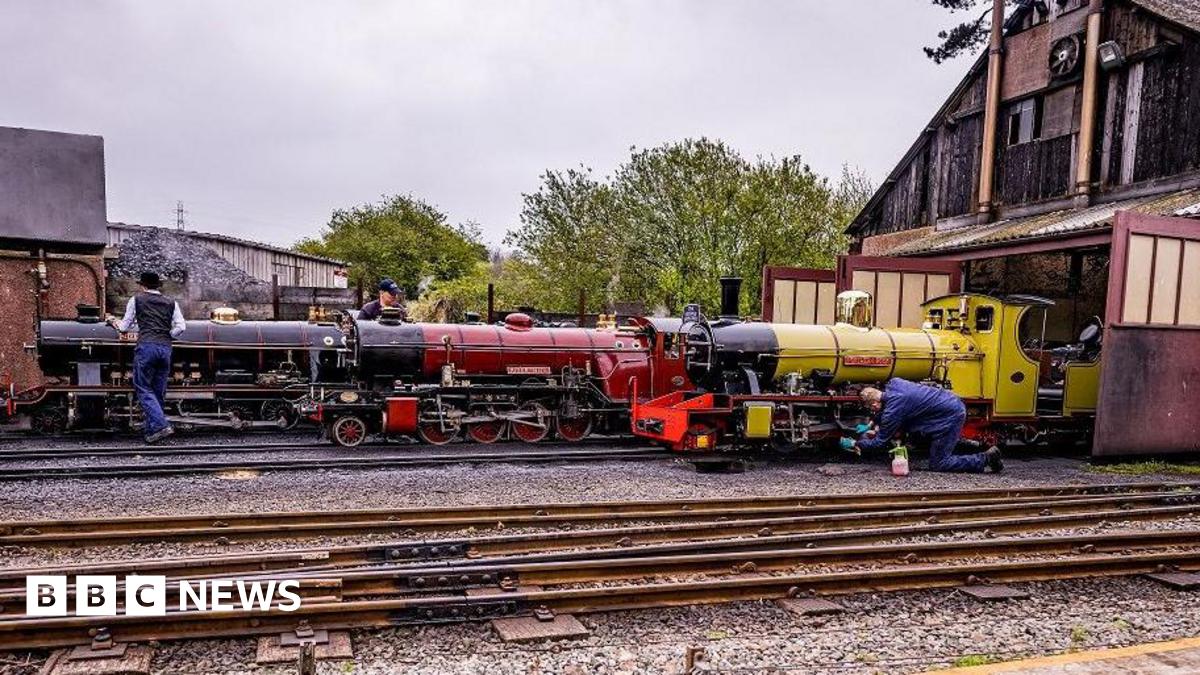 Ravenglass Railway in Lake District celebrates 150th anniversary - BBC News