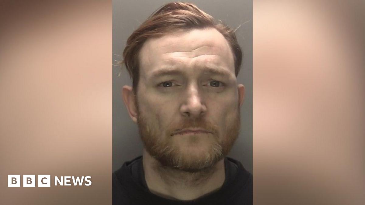 Robber jailed after launching hammer attack in Oakthorpe store - BBC News