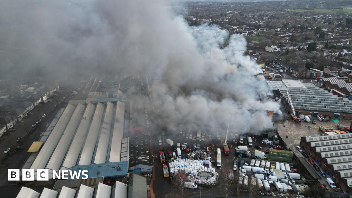 Cause of Wolverhampton factory fire remains undetermined - BBC News