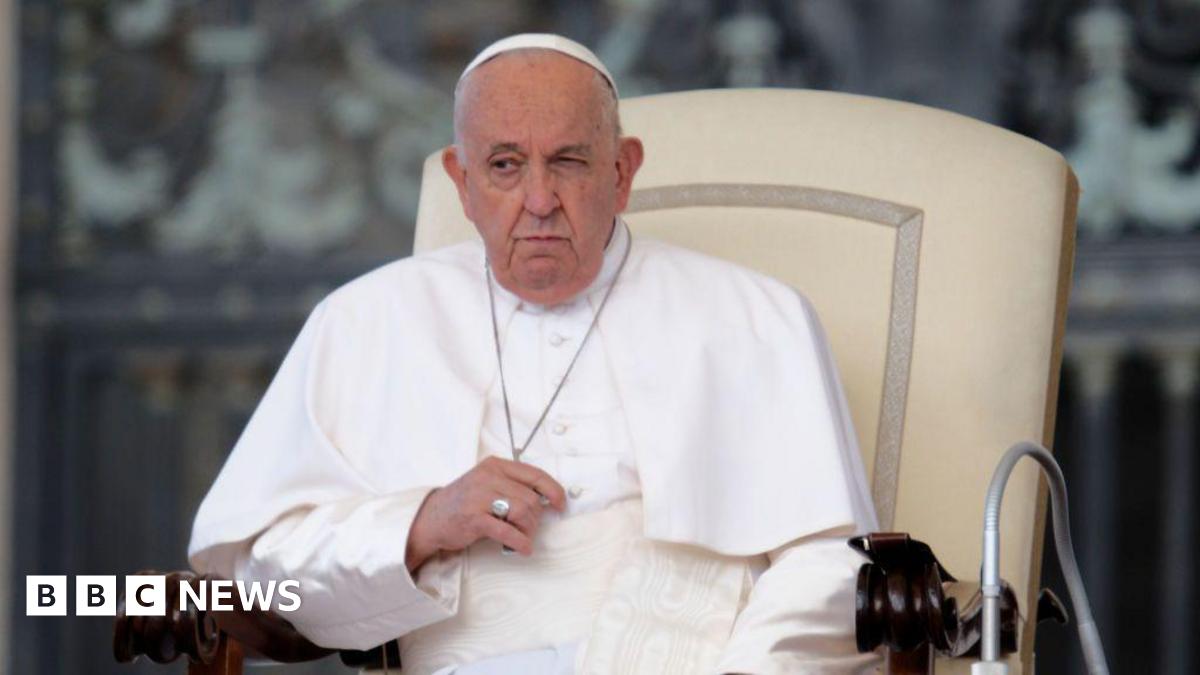 Pope Francis apologises over reported homophobic slur - BBC News