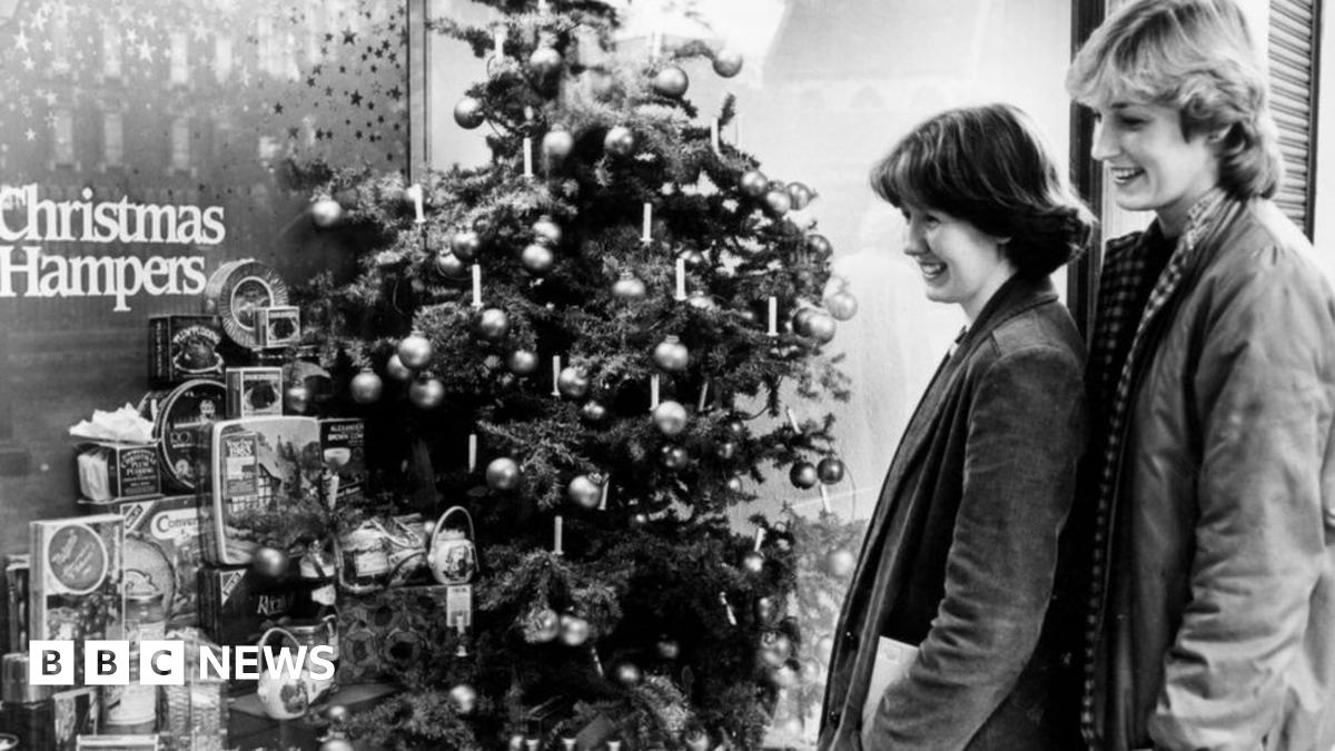 Howells: Cardiff department store is set to close - BBC News