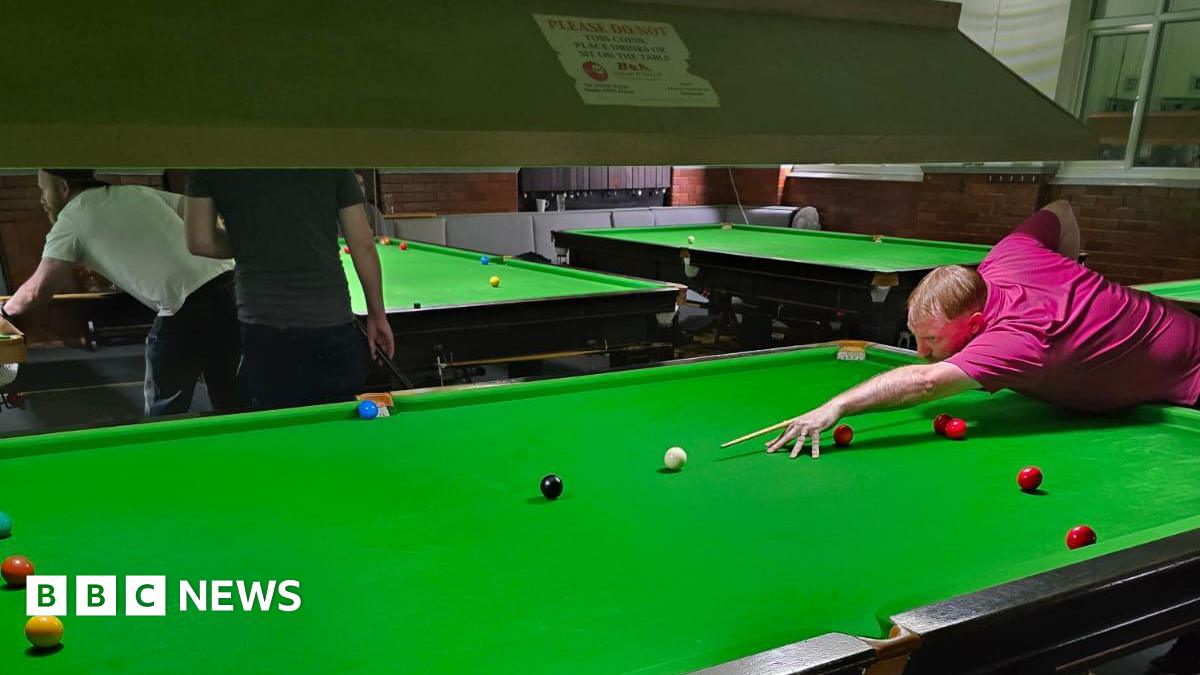 Doncaster snooker club raises funds for boy badly hurt in crash - BBC News