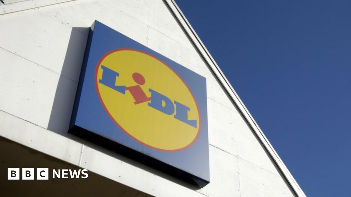 Lidl plans new Leeds warehouse creating 500 jobs - BBC News