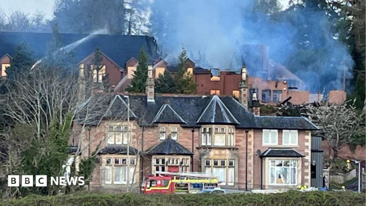 Clachnaharry fire: Six crews at scene of Inverness blaze - BBC News