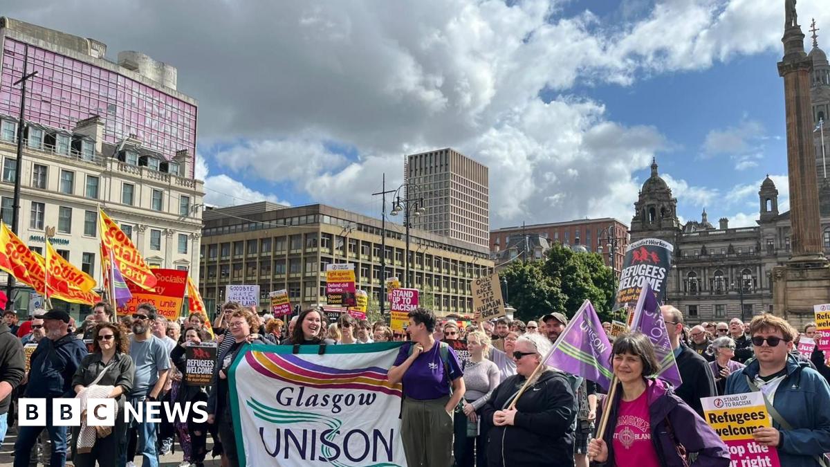 Anti-racism protesters gather across Scotland - BBC News