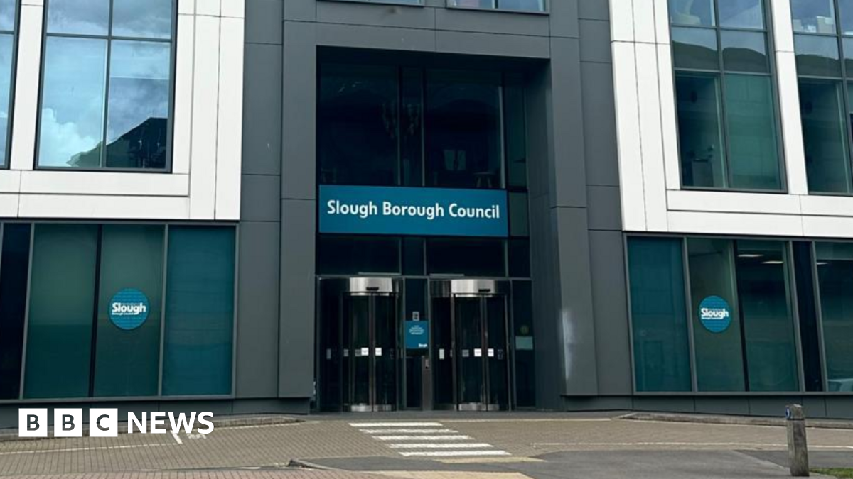 Housing development plans 'scaled-down' in Slough - BBC News