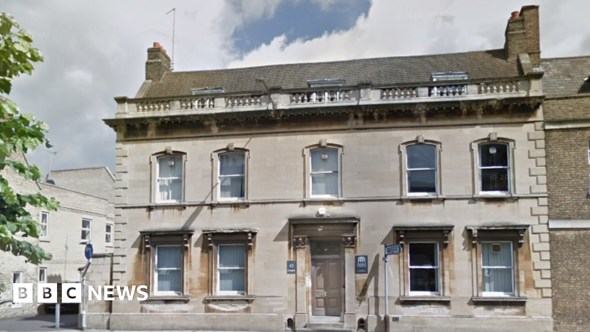 Grade II-listed office in Peterborough to be turned into flats - BBC News