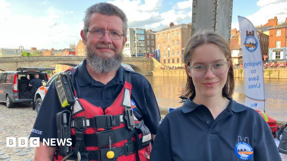 Dad and daughter volunteer with York Rescue Boat to save lives - BBC News