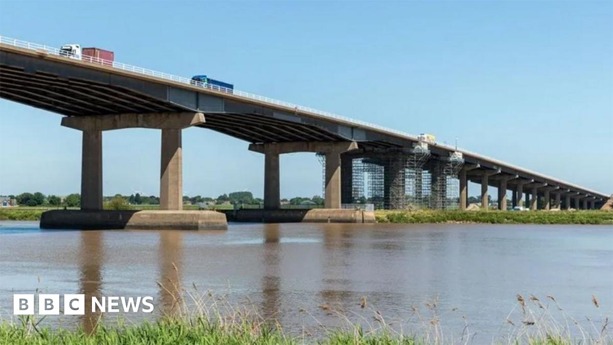 Further delays to M62 Ouse Bridge repair work - BBC News
