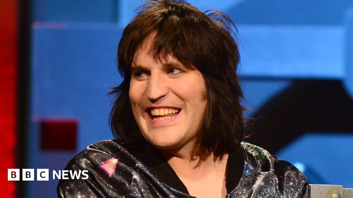 New Bake Off presenter Noel Fielding 'avoids sugar' - BBC News