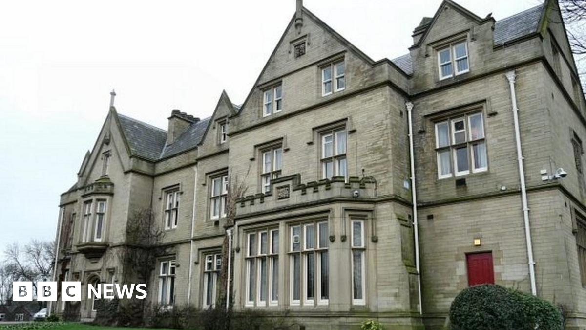 Tameside homeless shelter relocated after complaints - BBC News