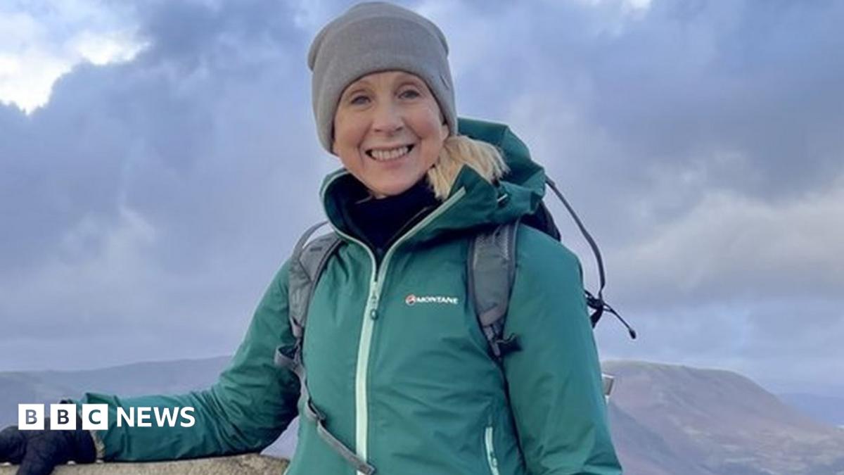 Oldham woman takes on fell challenge after cancer all-clear - BBC News