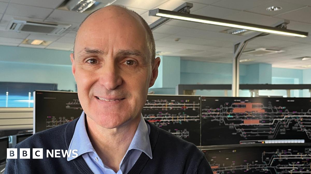 Railway signal system for Cambridge gets upgrade after 40 years - BBC News