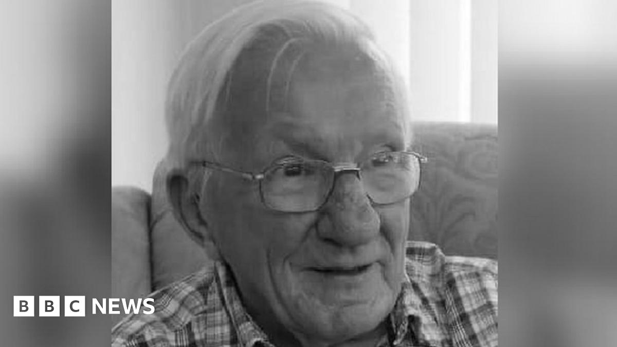 Pensioner who died following Forfar crash named - BBC News