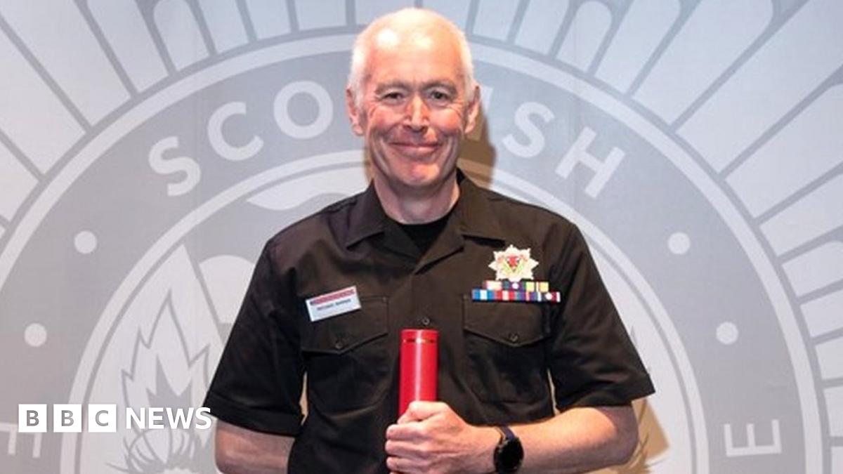 'Age no barrier' as man becomes firefighter at 56 - BBC News
