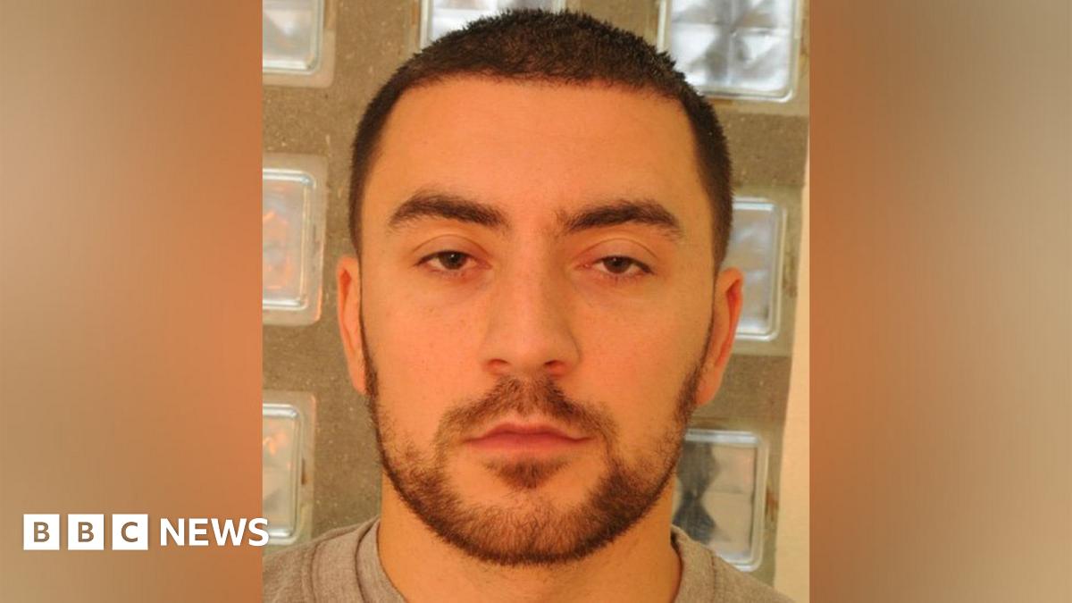 Derby man jailed for firearms offences after terrorism probe - BBC News