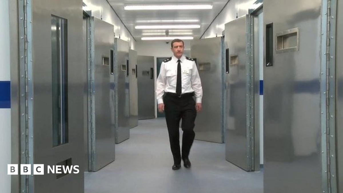 'Mad Friday' tests new IoM custody block after 24 arrests - BBC News