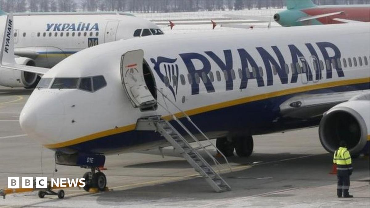 Ryanair says passenger numbers set to halve - BBC News