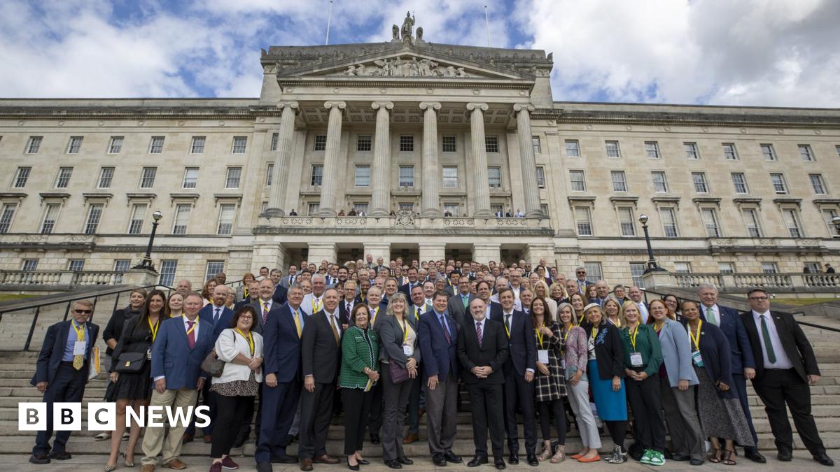 Stormont crisis: Even 'non-events' are welcome on the hill - BBC News