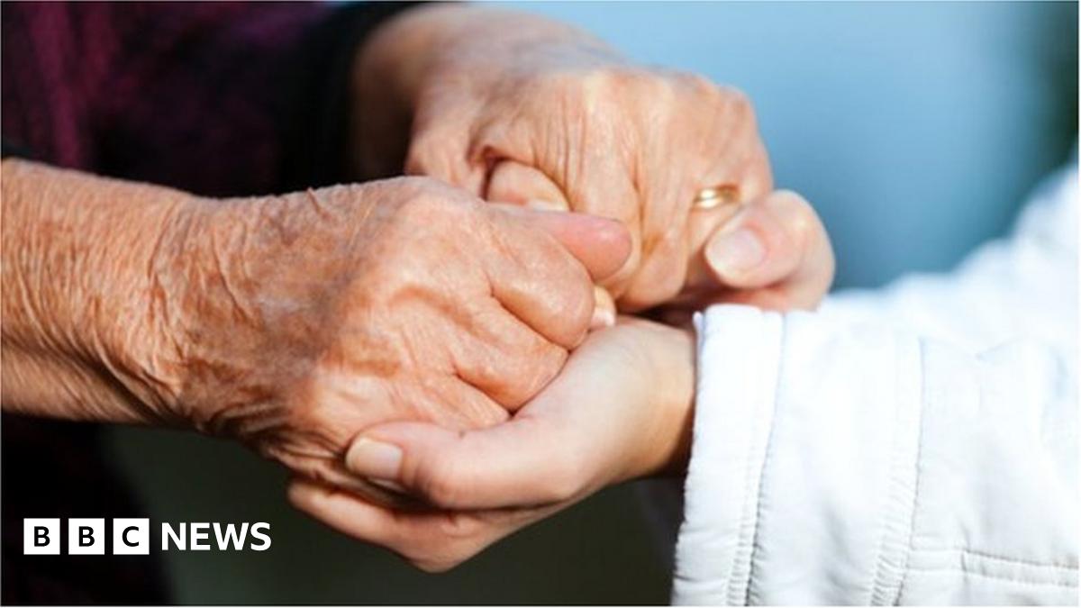 Dementia care advice for transgender patients drawn up - BBC News