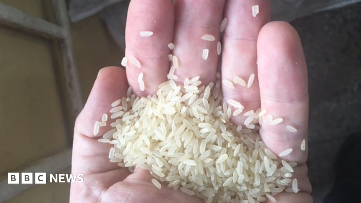 'Plastic rice' seized in Nigeria - BBC News