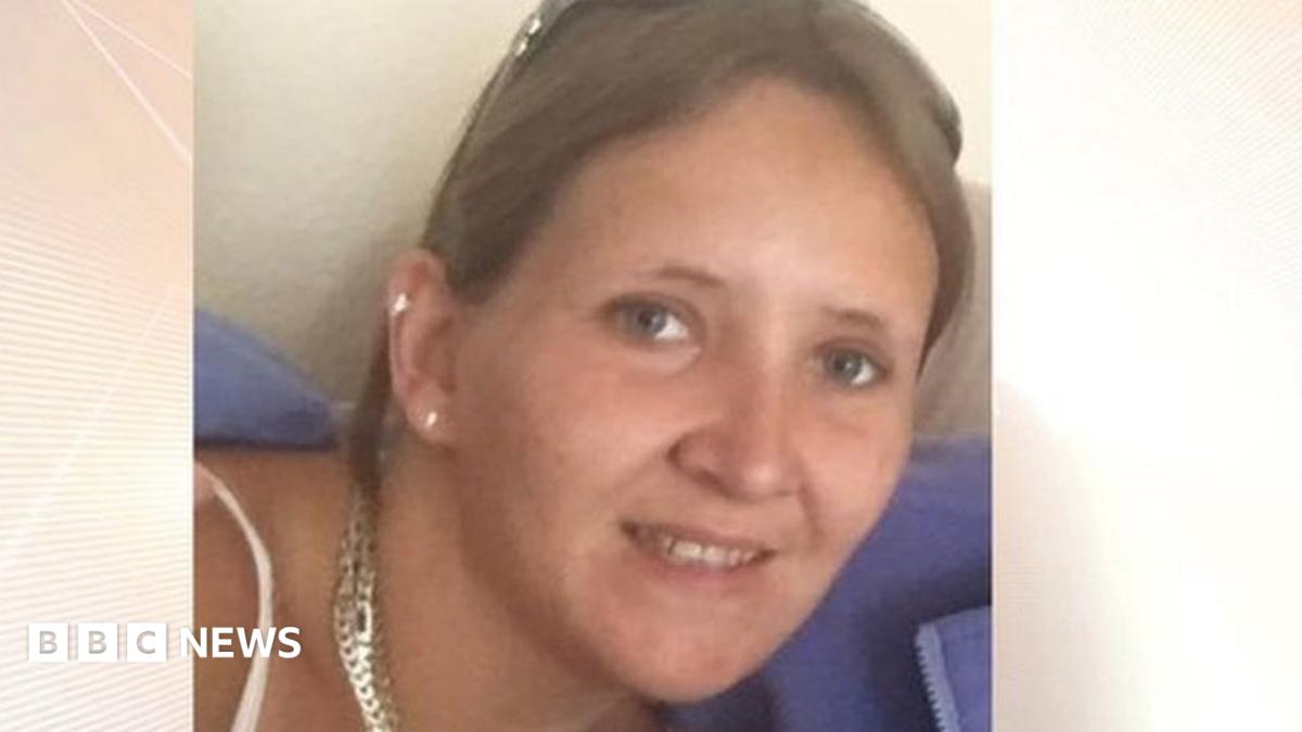 Casserole murder trial: CCTV figure 'definitely a man' - BBC News