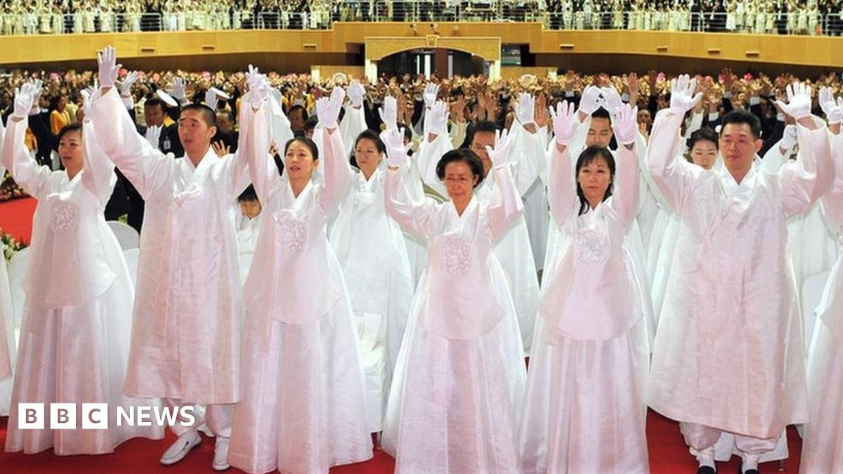Japan asks court to dissolve 'Moonies' church over Shinzo Abe killing ...