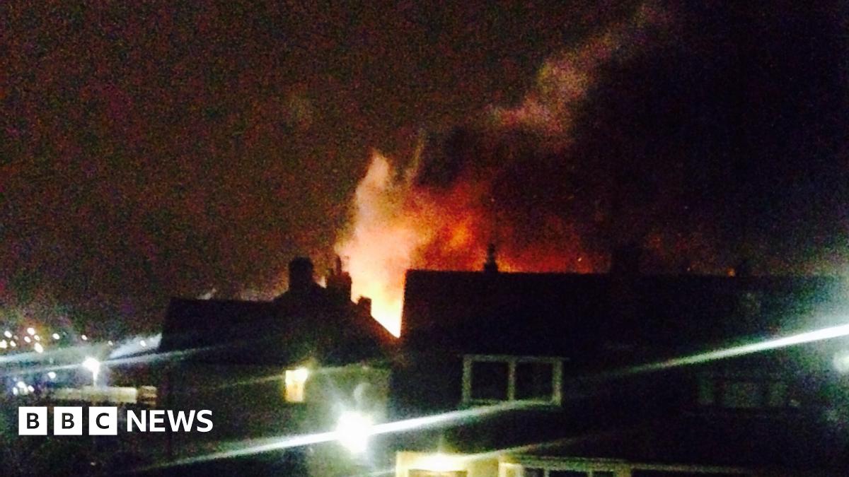 Major fire breaks out at Arnold Clark in Aberdeen - BBC News