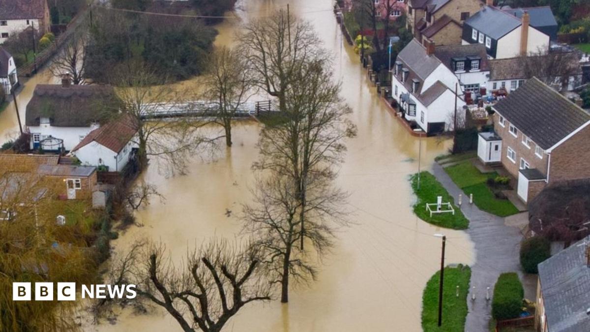Cambridgeshire approves a new flood strategy - BBC News