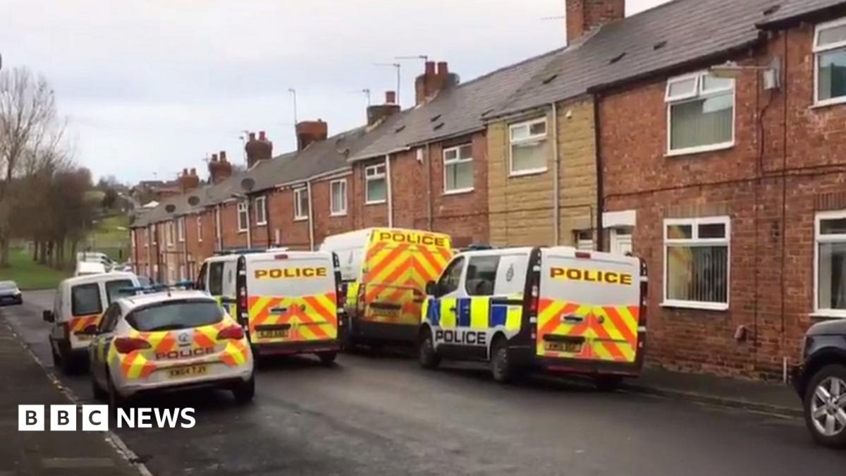 Mark Shaw death: Murder accused Kieran Adey remanded - BBC News