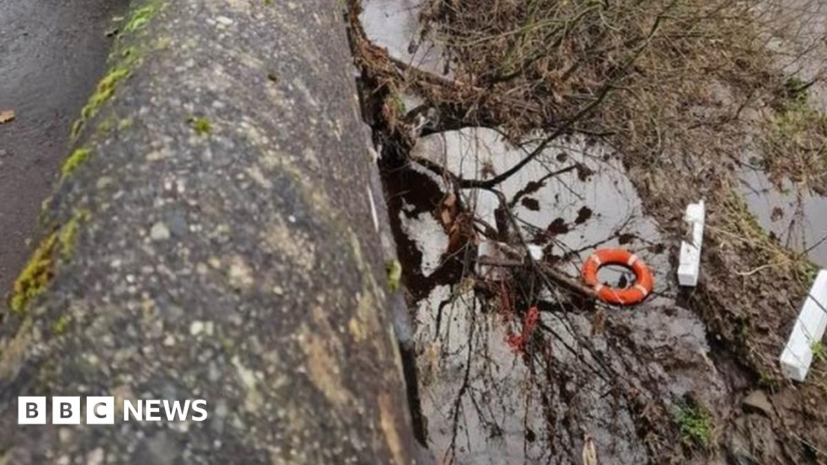 Strabane: Condemnation after lifebuoys vandalised - BBC News