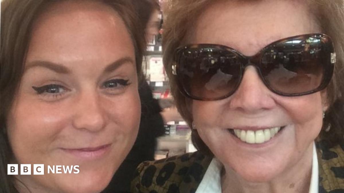 Cilla Black: Your encounters and memories - BBC News